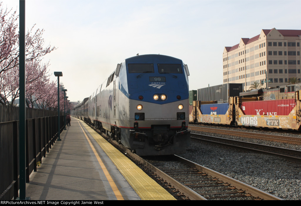Amtrak California Zephyr #6 Departs Emeryville